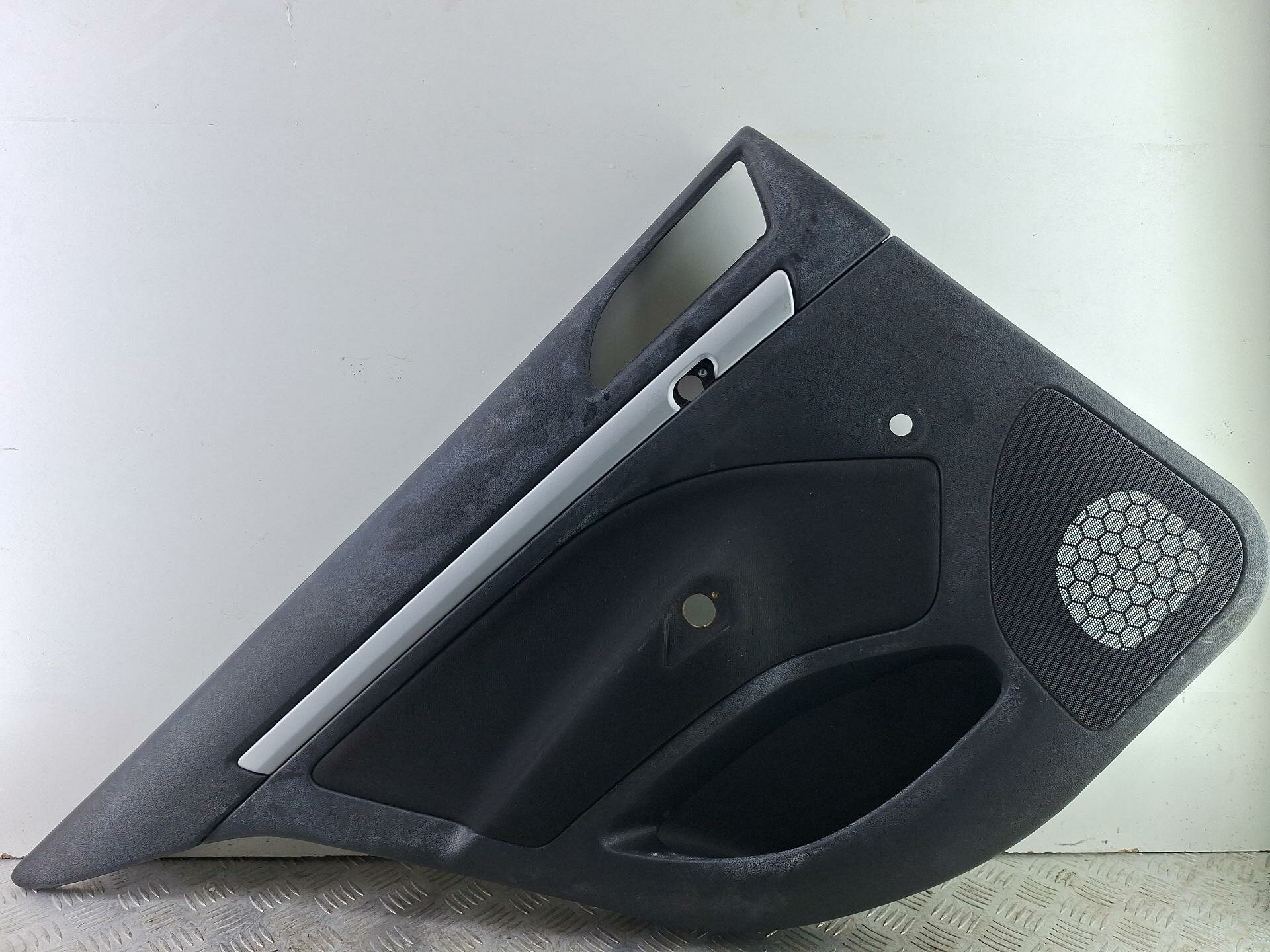 Обшивка двери задней левой Skoda Octavia 2 рест. 2011 1Z5867209FJ