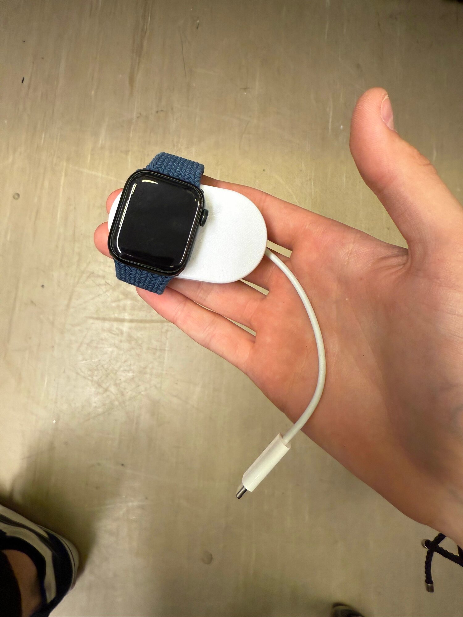 Компактный дорожный чехол для зарядки Apple Watch