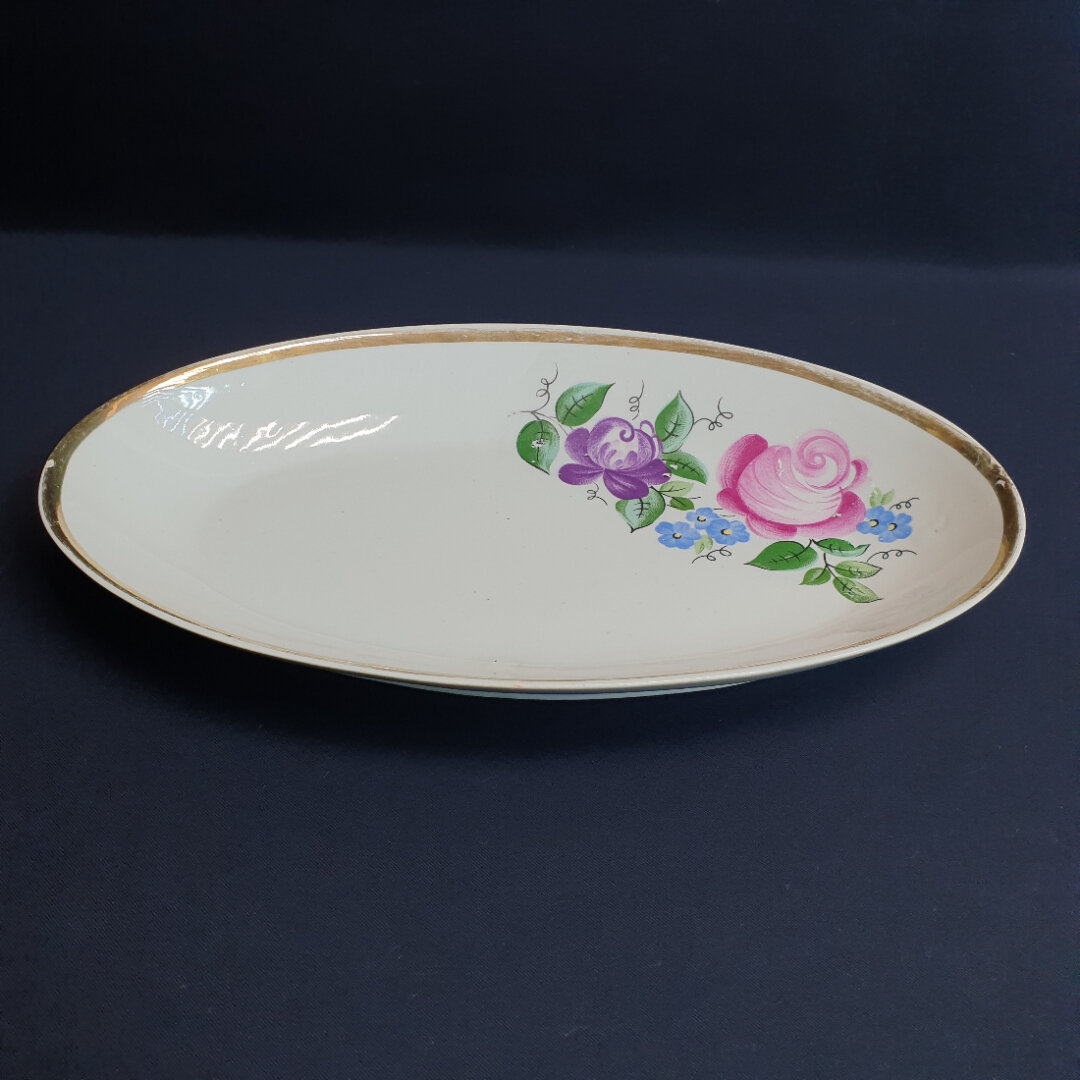Блюдо овальное 30х22 см, Южноуральский ФЗ, есть скол, фарфор, деколь, позолота. Винтаж, СССР.