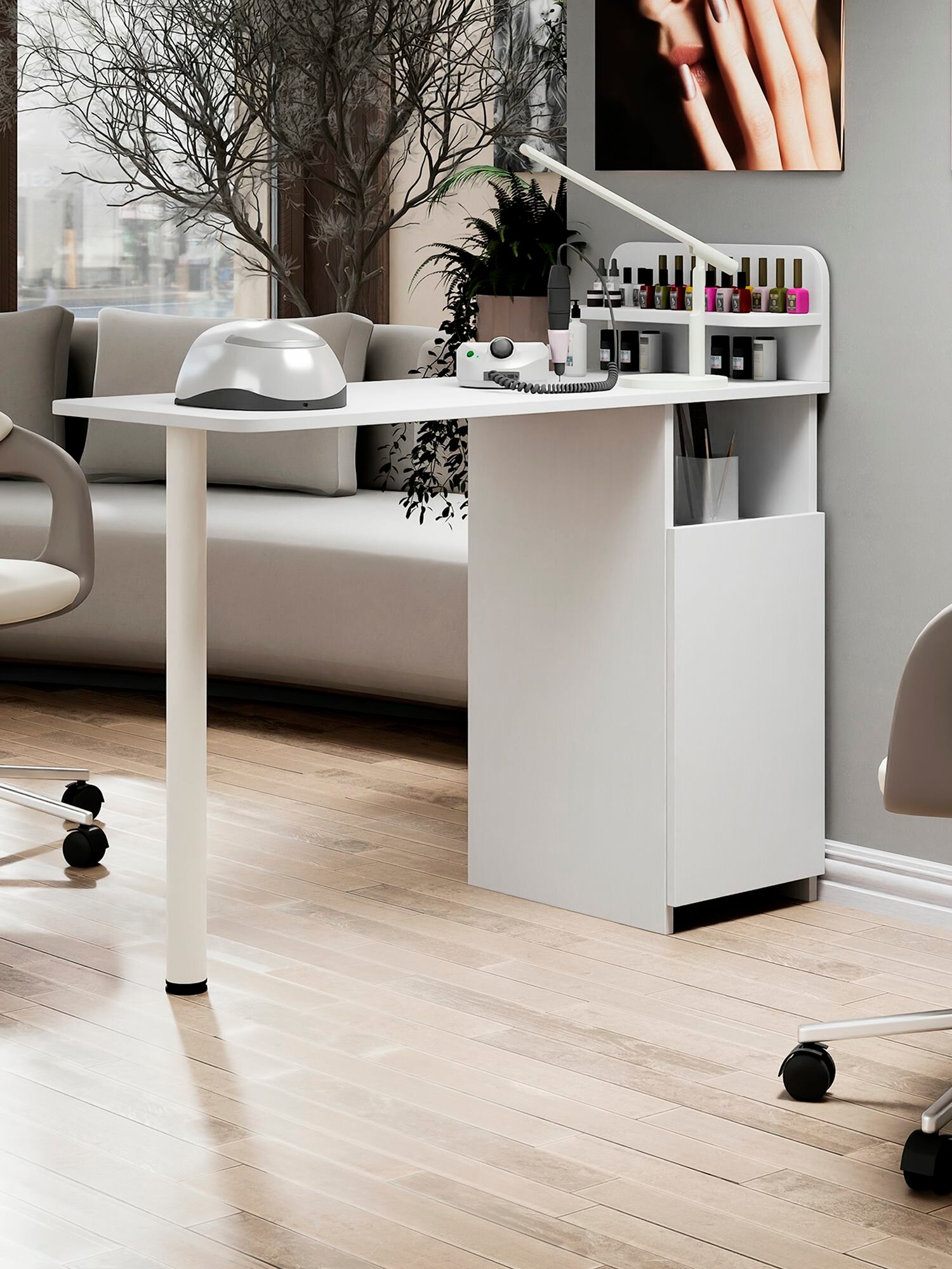 Маникюрный стол