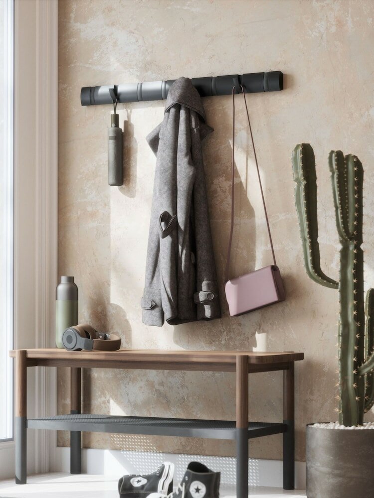 Настенная вешалка Umbra Flip, размер 81x7x3 см, цвет черный