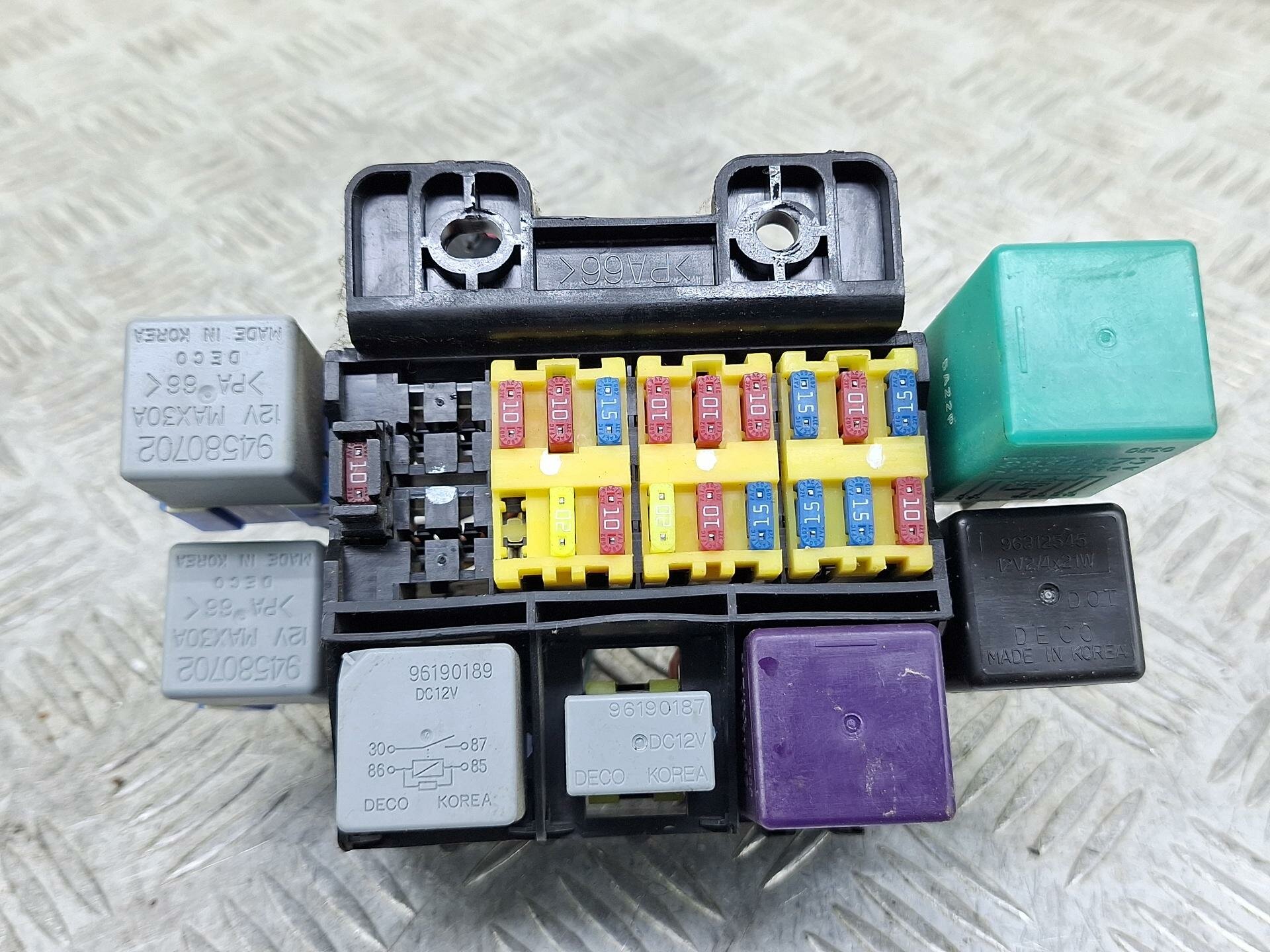 Блок реле и предохранителей Chevrolet Aveo T200 2005