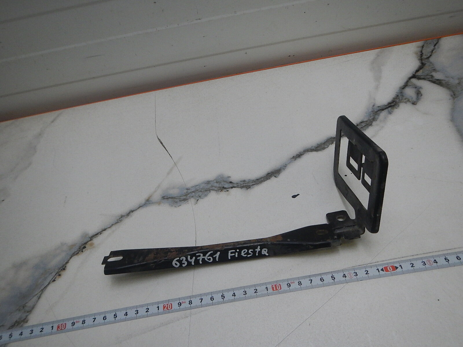 Б/У Крепление АКБ (корпус/подставка), Ford (Форд)-FIESTA (01-07) FORD FIESTA (01-07) Небольшая коррозия. 634761 FORD арт...