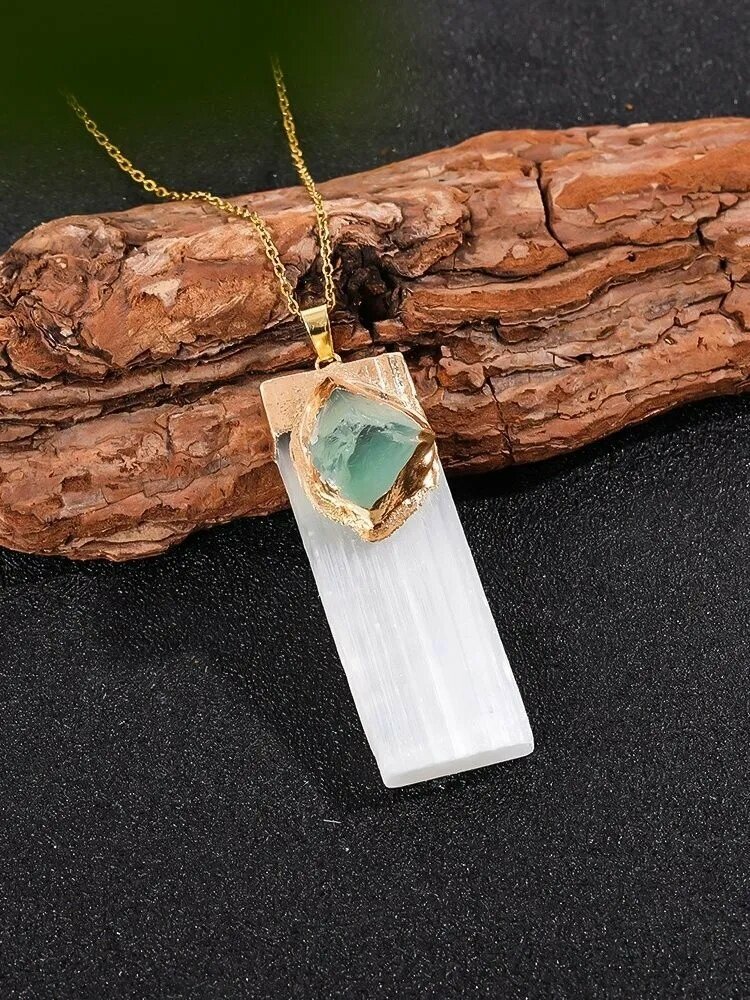 Селенит и флюорит - кулон для баланса и душевного равновесия