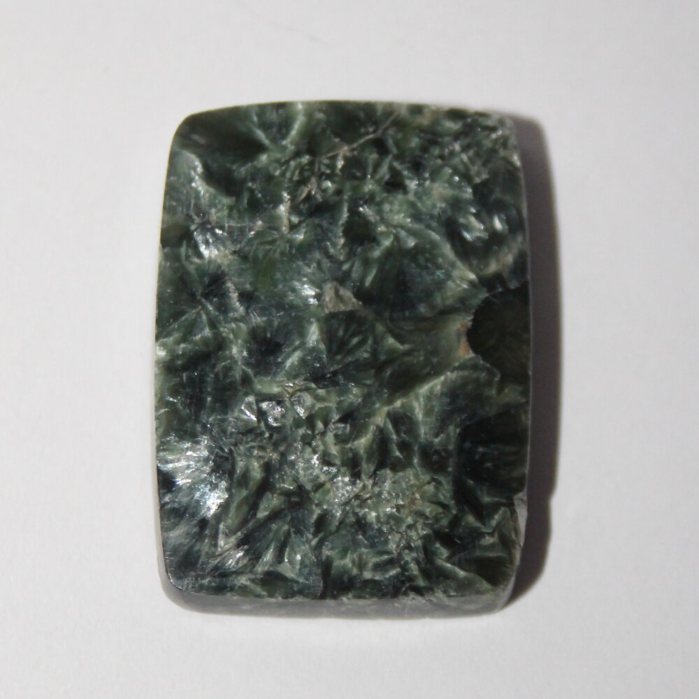 Клинохлор Серафинит кабошон, 25х19х3 мм, Сибирь, "True Stones"