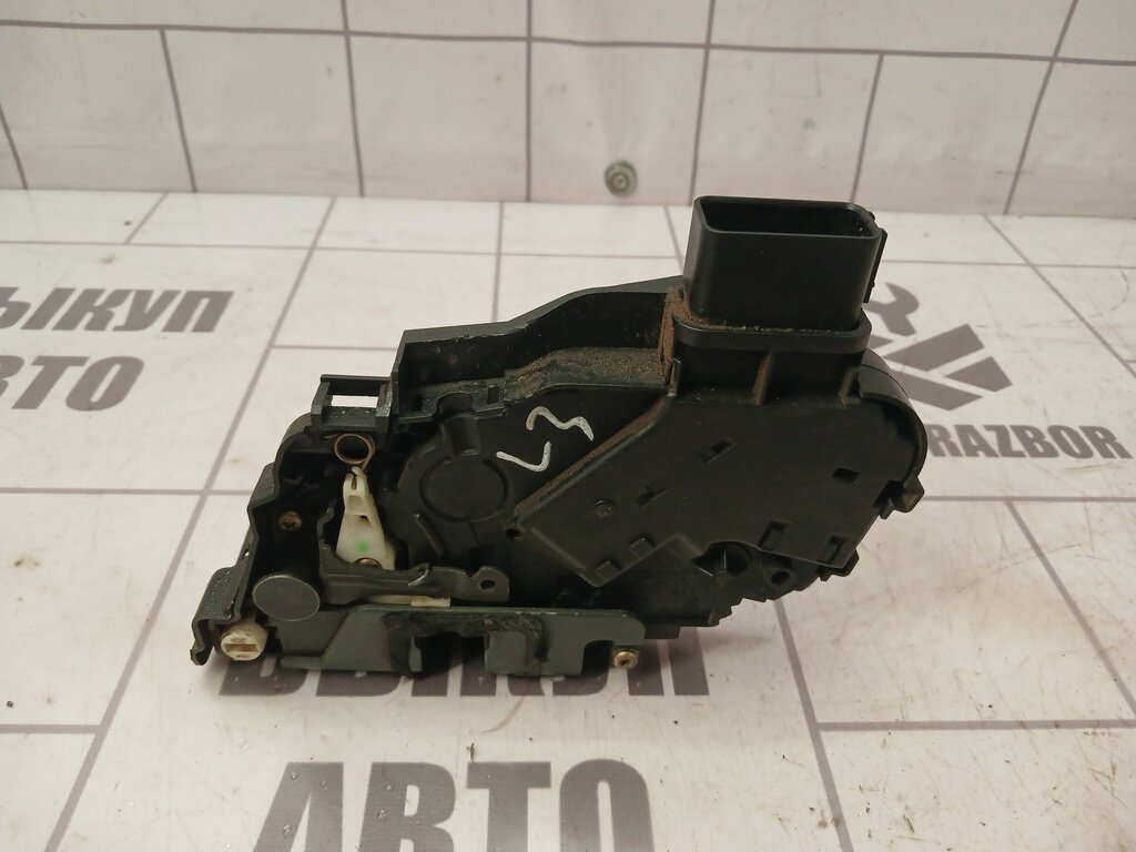 Замок двери задней левой Ford Focus 2 05-08