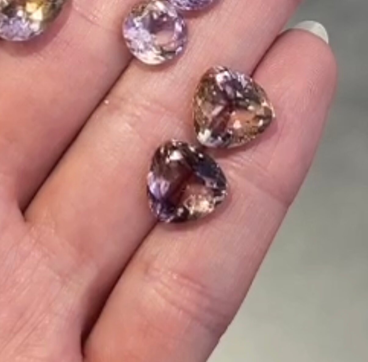 Природный Аметрин, вес-3.25 ct, «Триллиант», размер-8х8 мм