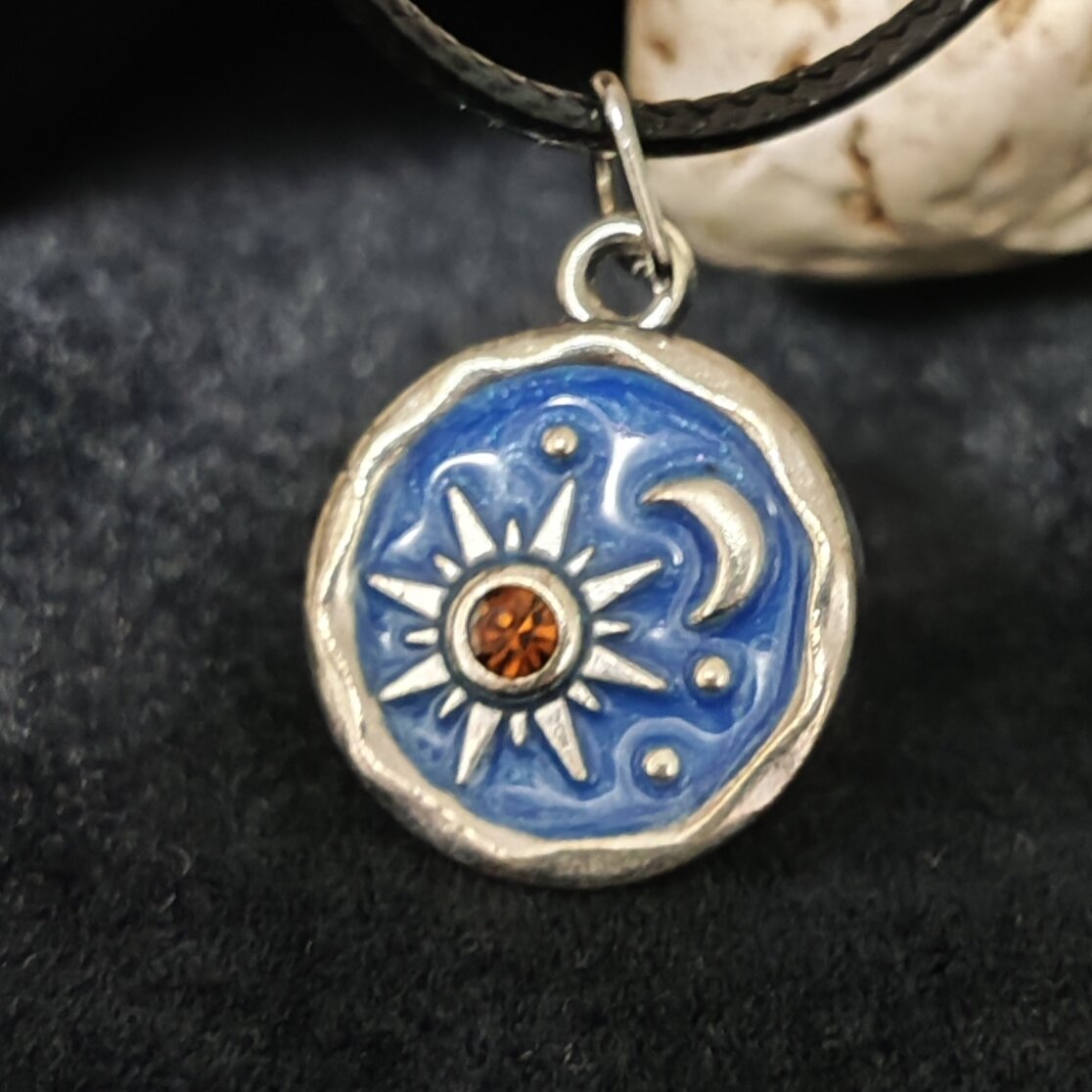 Подвеска illu, эмаль, стекло