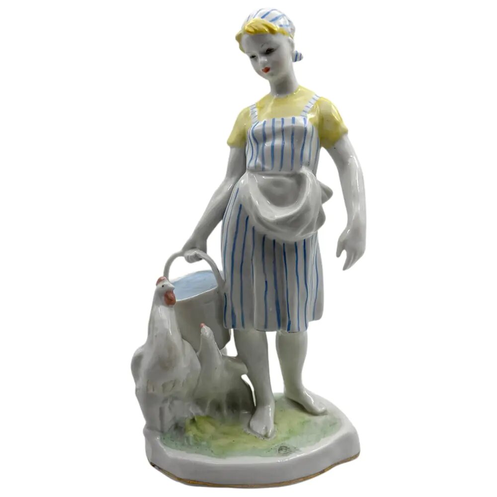 Фарфоровая статуэтка "Птичница", автор Гатилова Е. И, 1959 г, Дулево, СССР