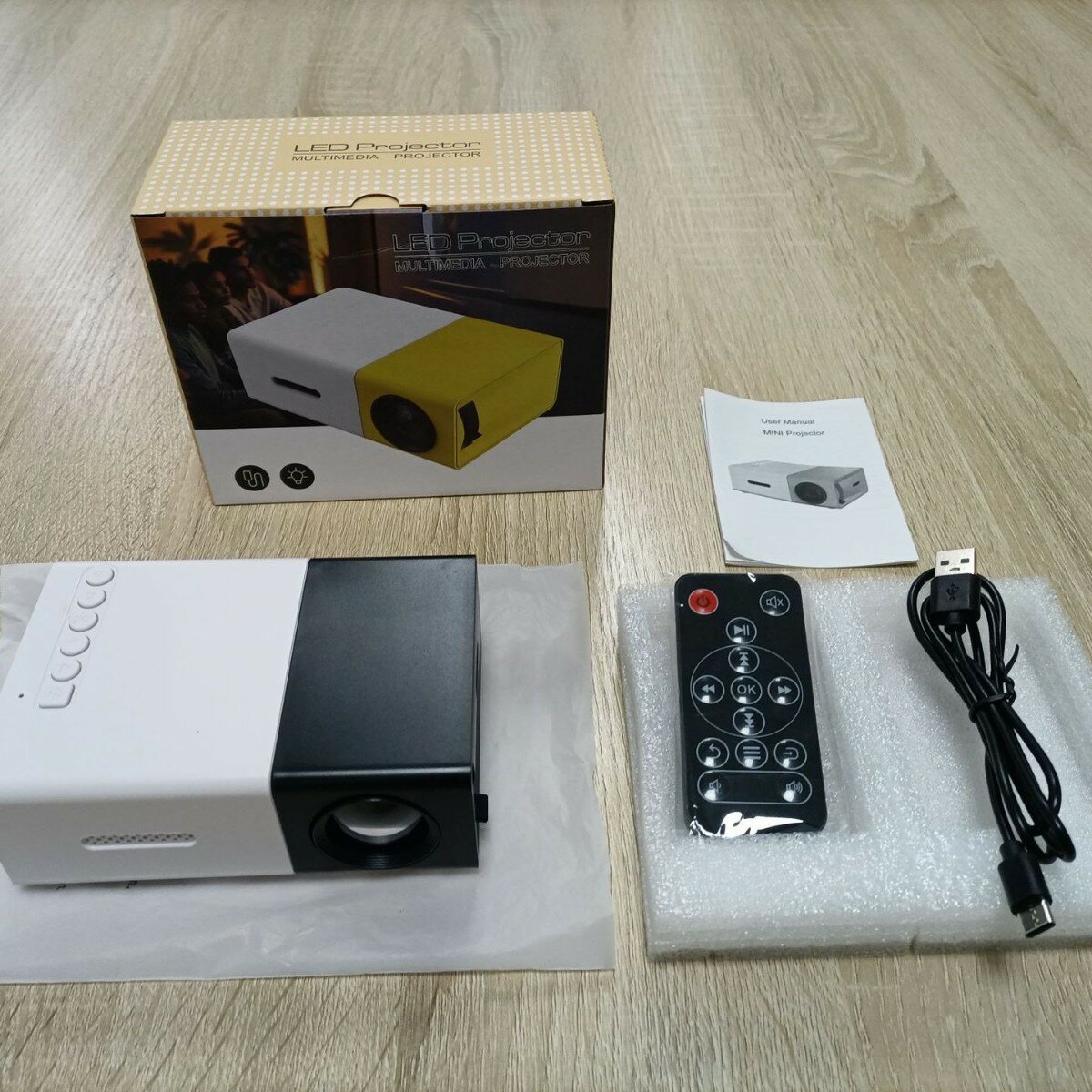 Популярный мини-проектор YG300, портативный LED проектор для дома, маленький HD проектор для домашнего кинотеатра