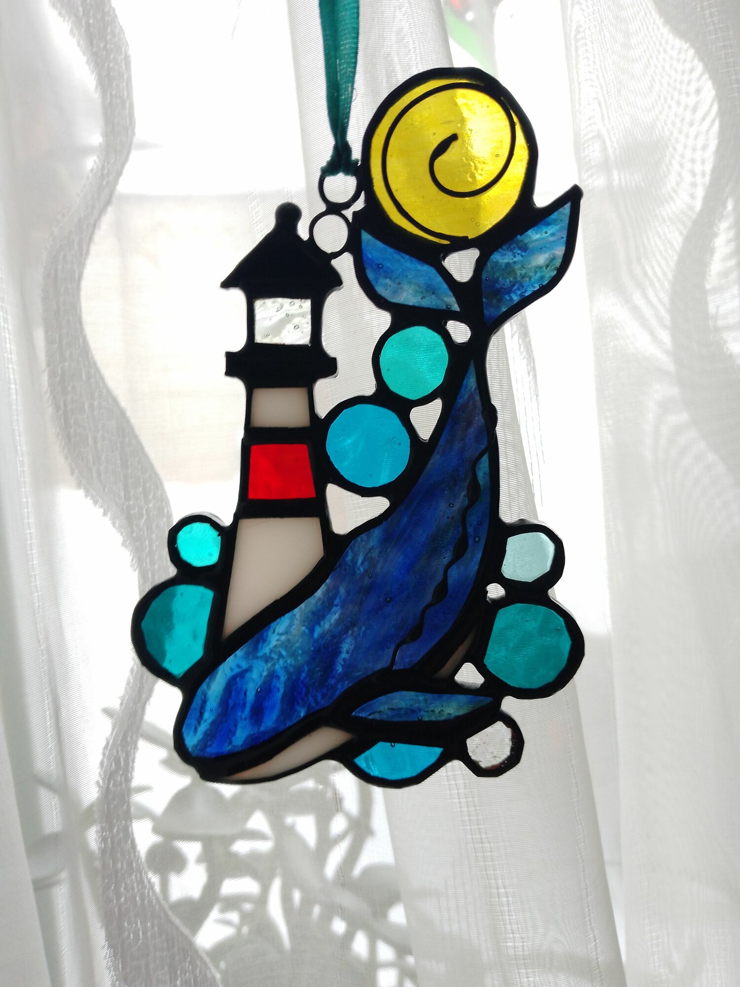 Витражная подвеска "Китовый маяк"