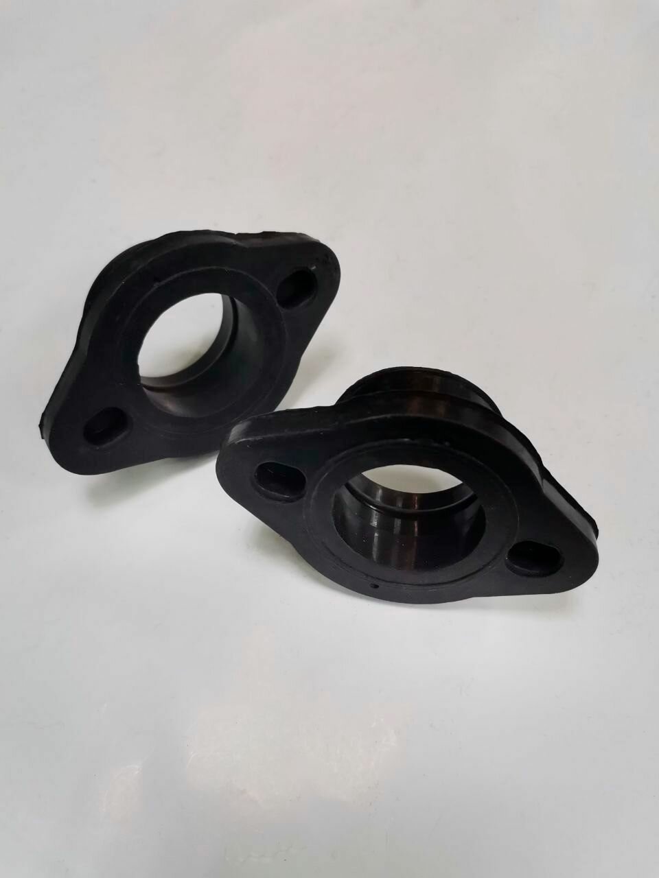 Переходники резиновые (пара) на карбюратор, для мотоцикла Урал (чешский)