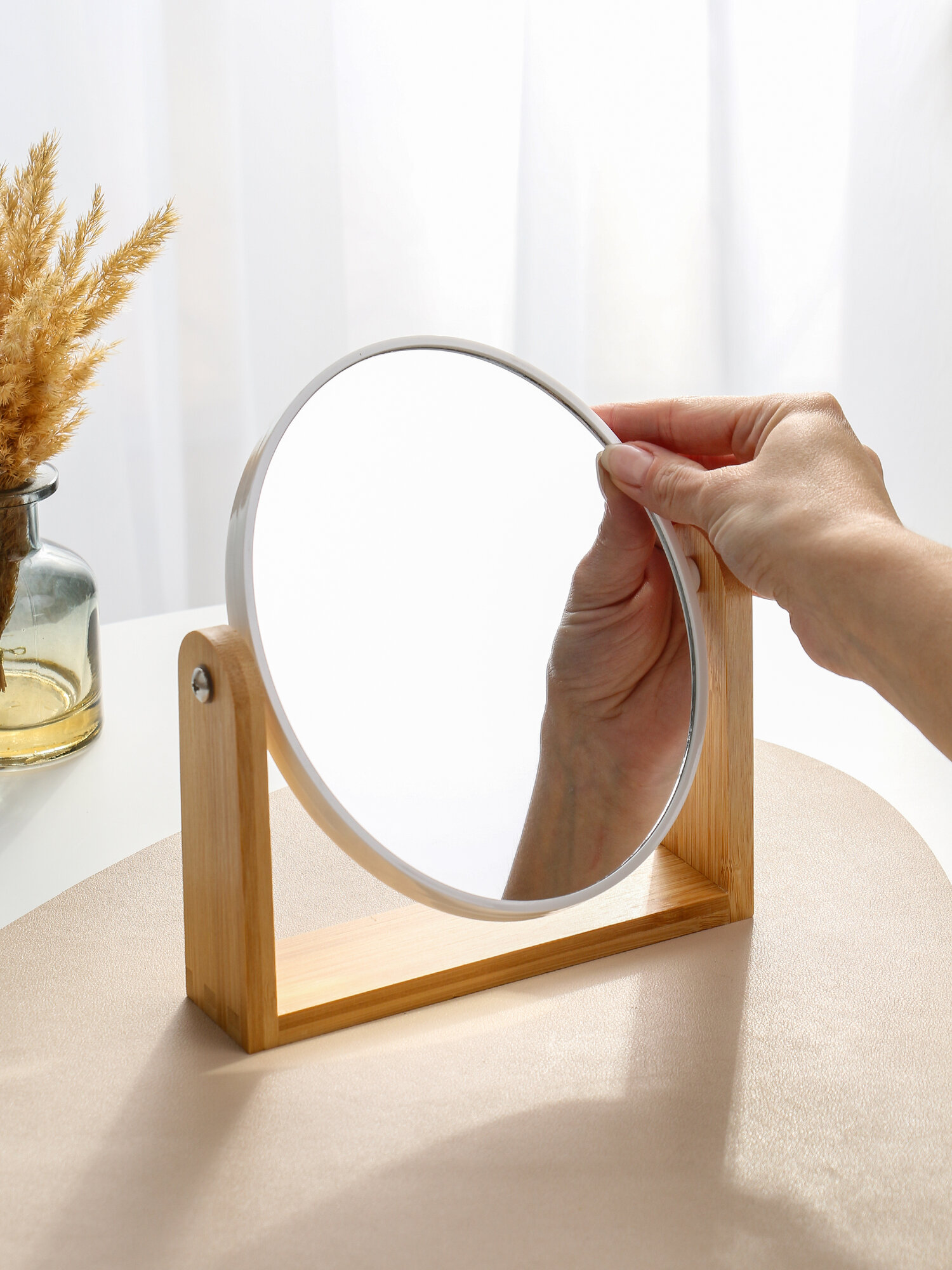 Зеркало настольное овальное 18х20.5 см на деревянной подставке, косметическое для макияжа и декора интерьера, бежевое