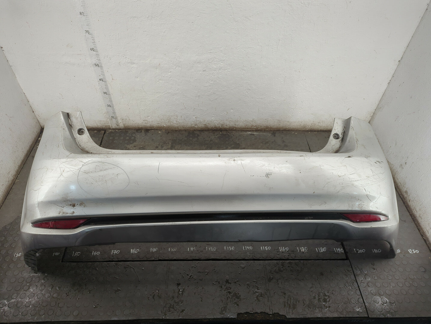 Бампер задний Toyota Avensis 3 Б/У