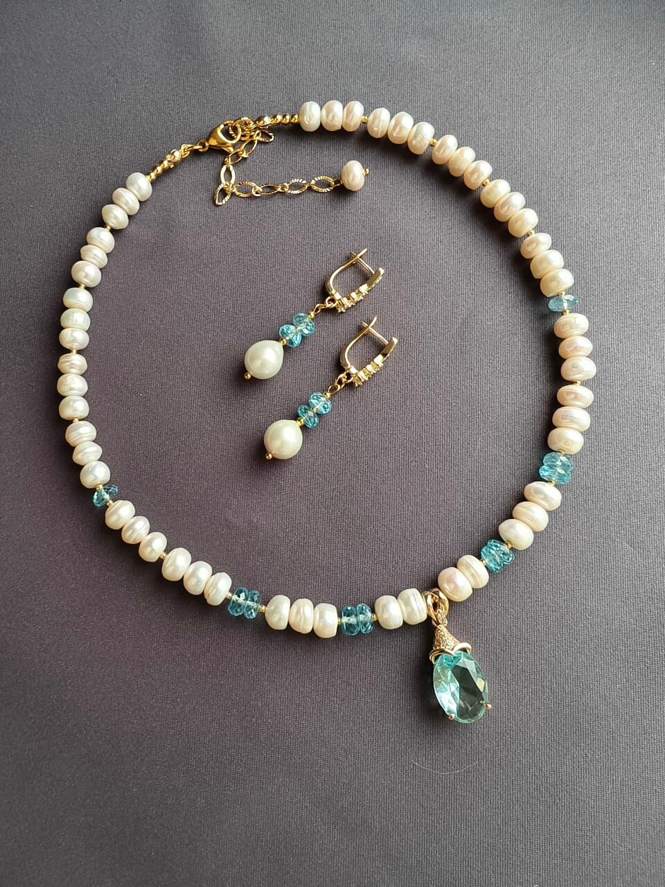 Комплект бижутерии: колье, серьги, жемчуг культивированный, топаз