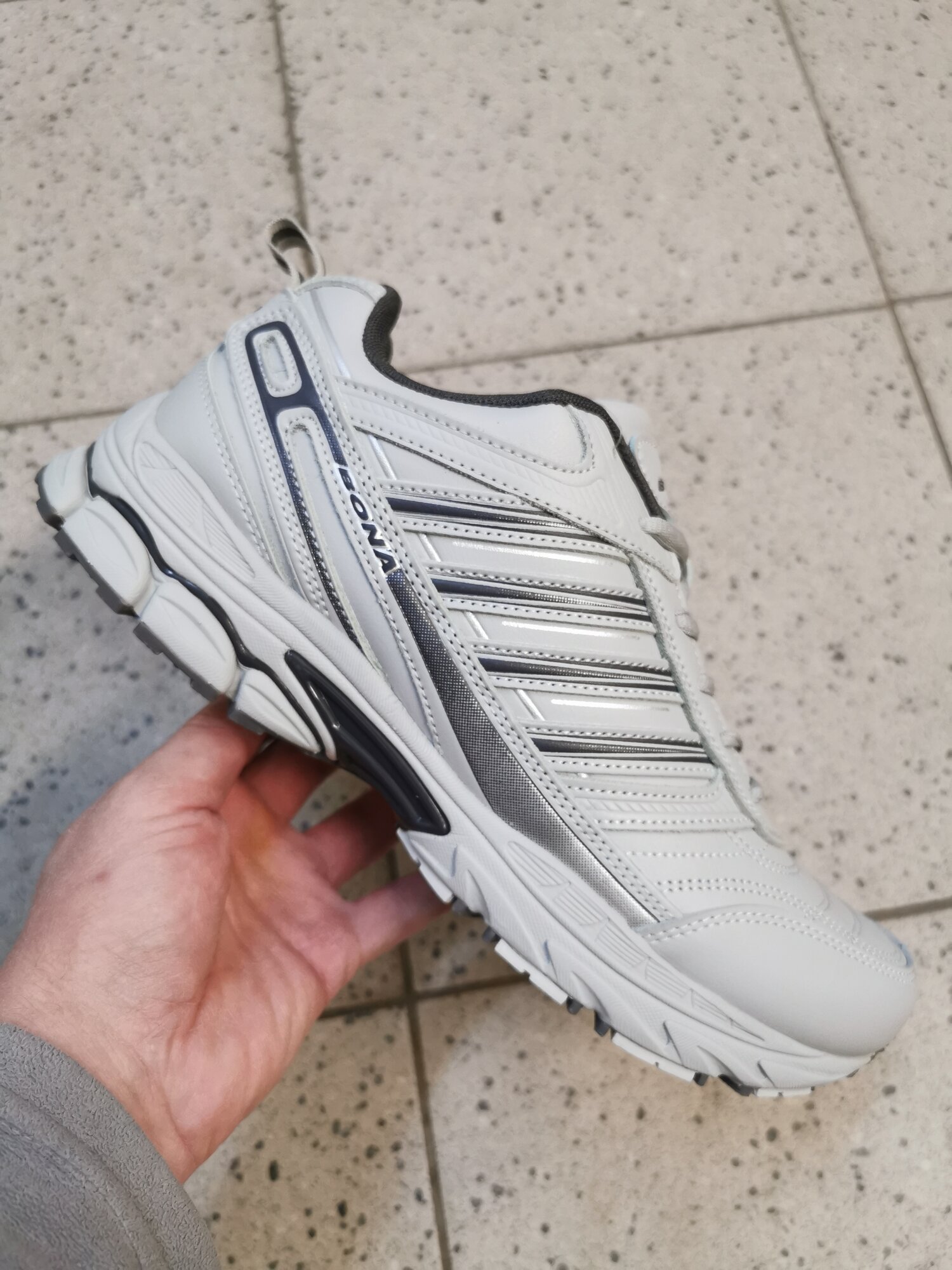 Кроссовки Originals