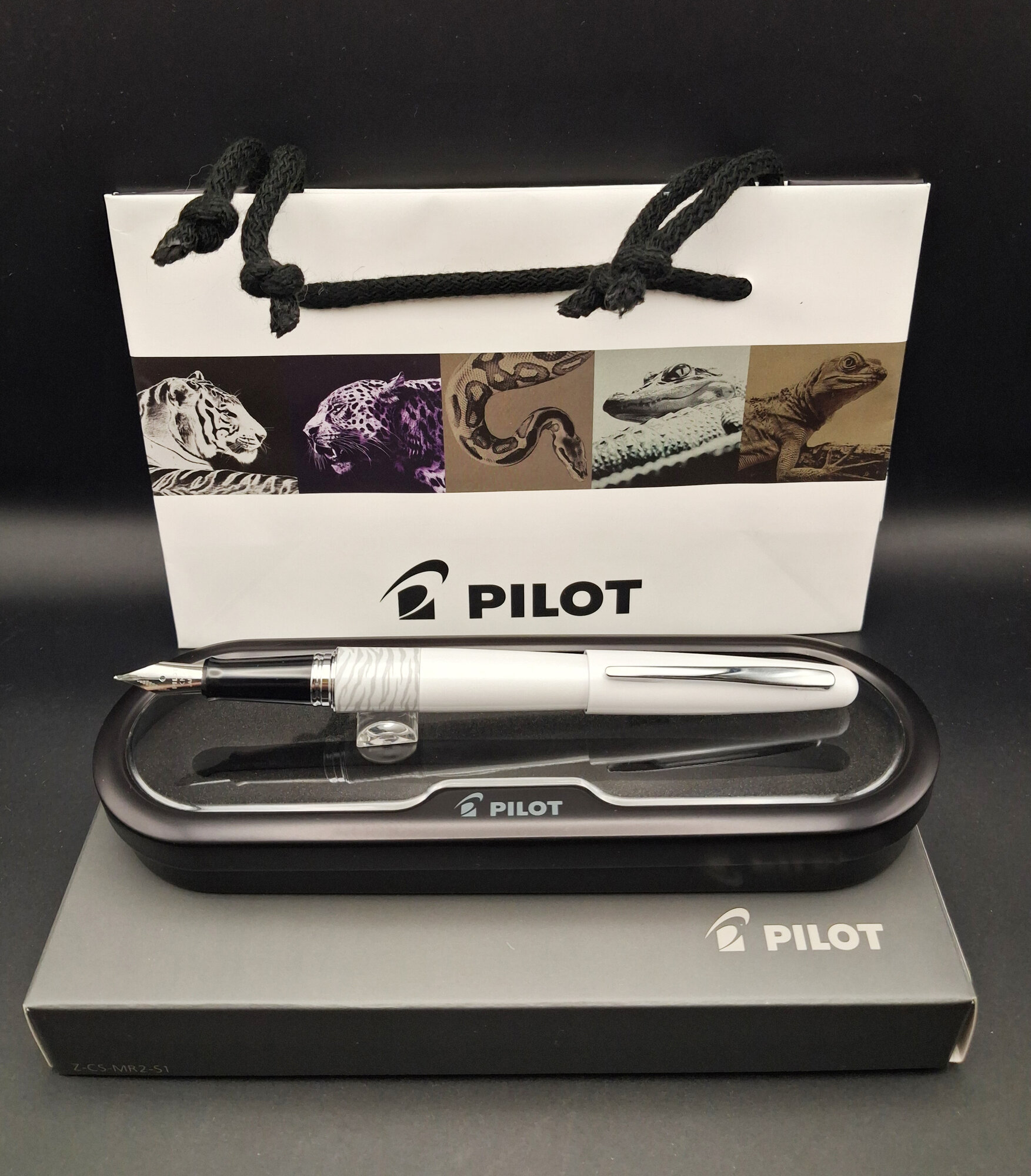 Перьевая ручка PILOT MR Animal Collection: Белый Тигр, перо M