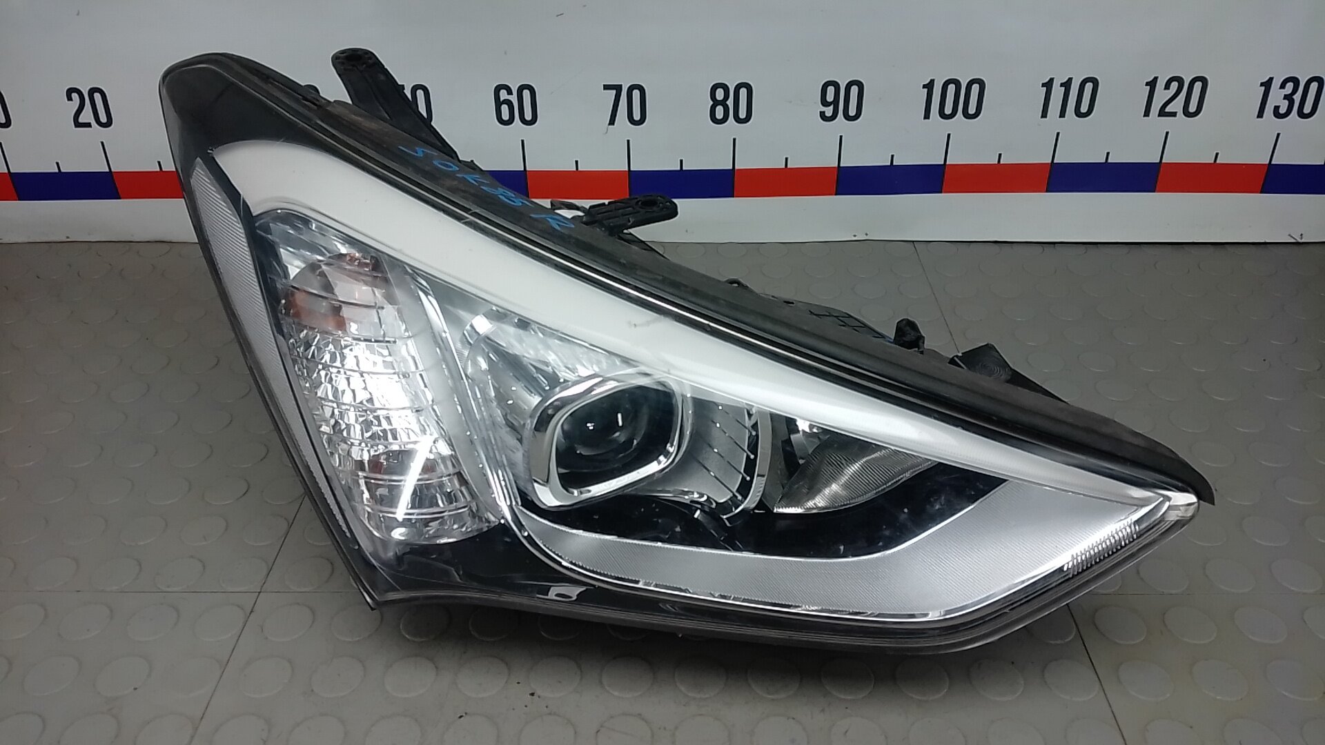 Фара правая HYUNDAI SANTA FE 3