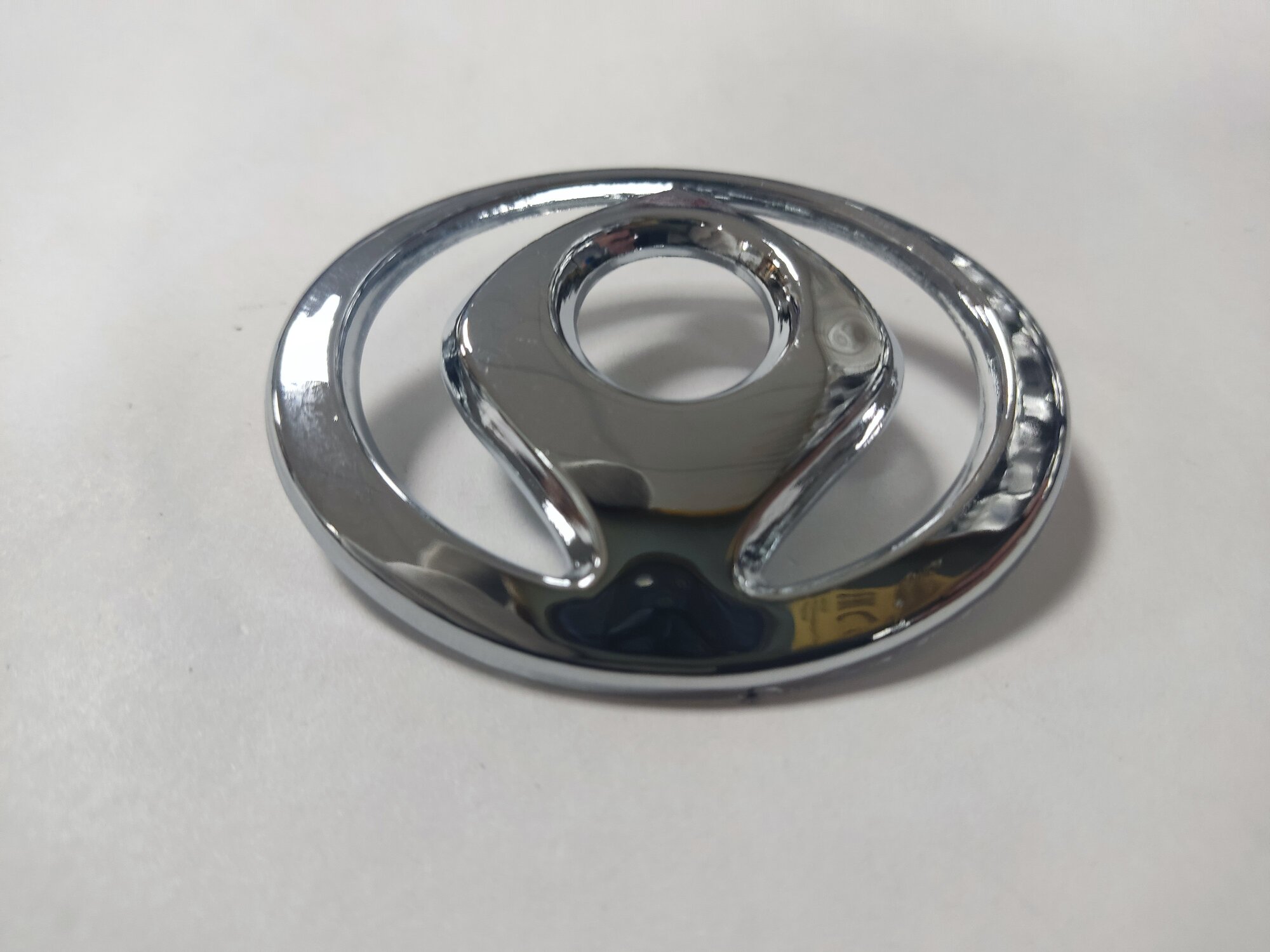 Эмблема Mazda 6.4, хром, серебристая, на двустороннем скотче, 50x64 мм