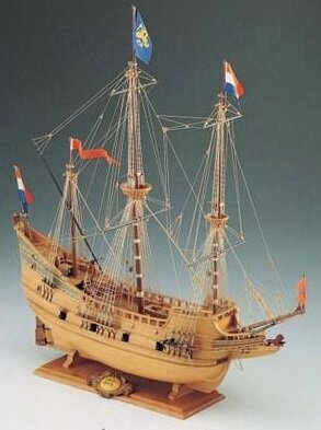 Деревянная сборная модель голландского галеона начала XVII в. "Half moon", 1:50