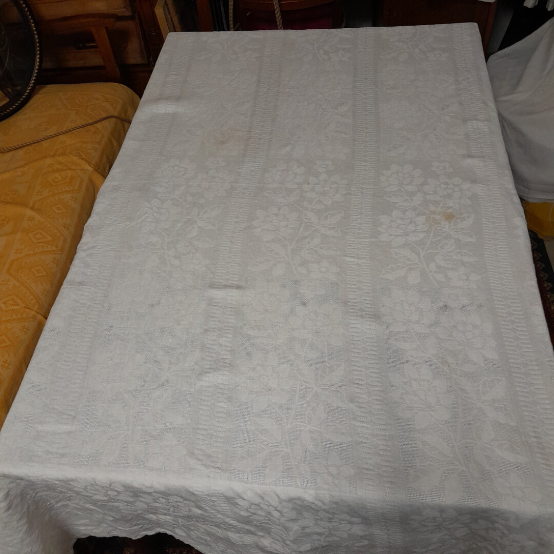 Скатерть льняная 210х160 см, есть следы времени. Винтаж, СССР.