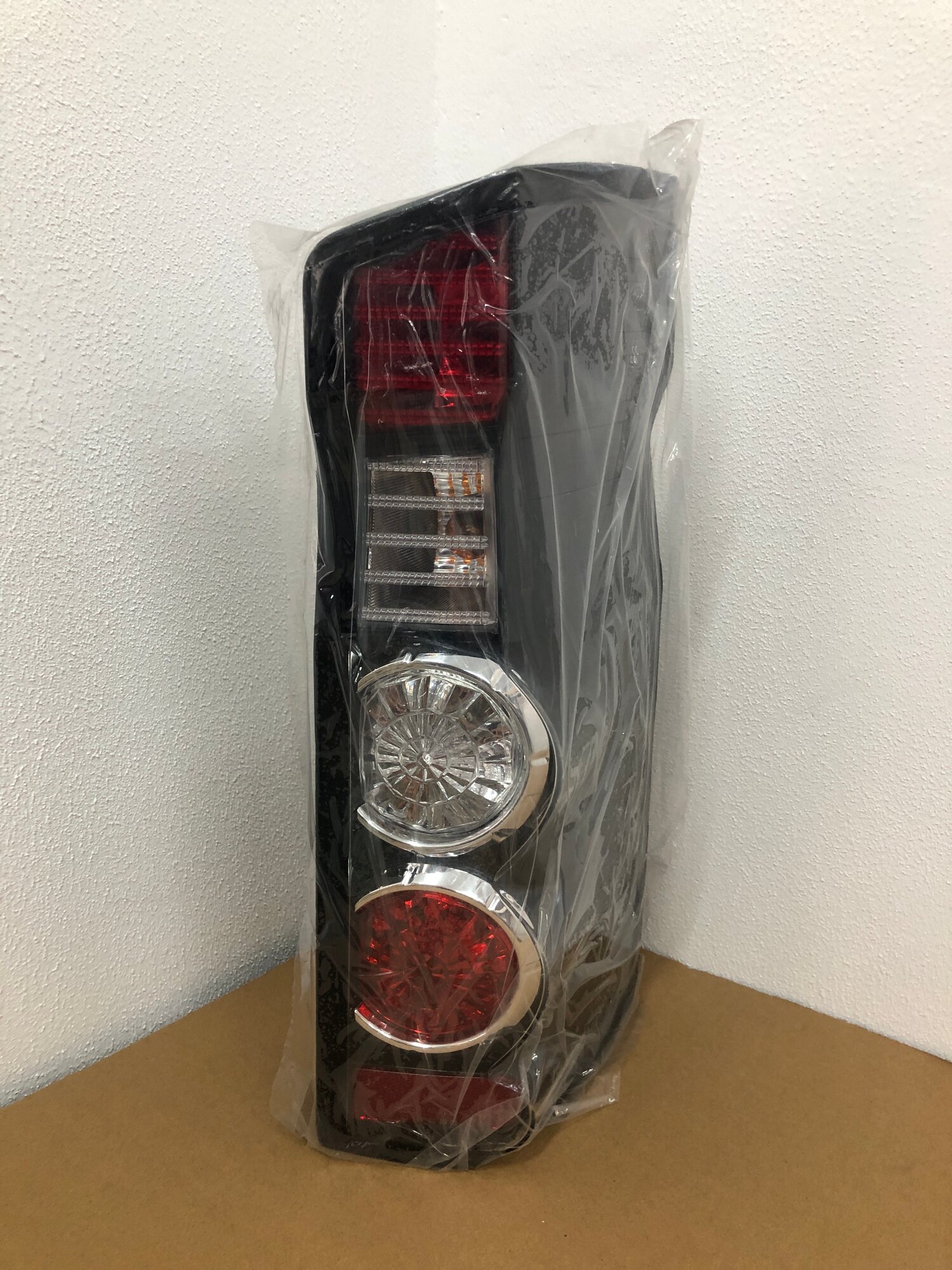 Фонарь JAC, задний правый, для Sollers Atlant, галоген, белый/красный