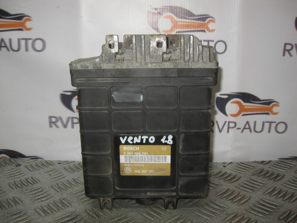 Блок управления двигателем Volkswagen Vento 1.8 0261200701