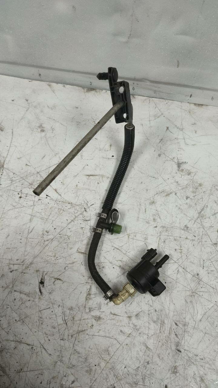 Клапан вентиляции топливного бака Cadillac CTS 2 (2007 - 2014) 12611801