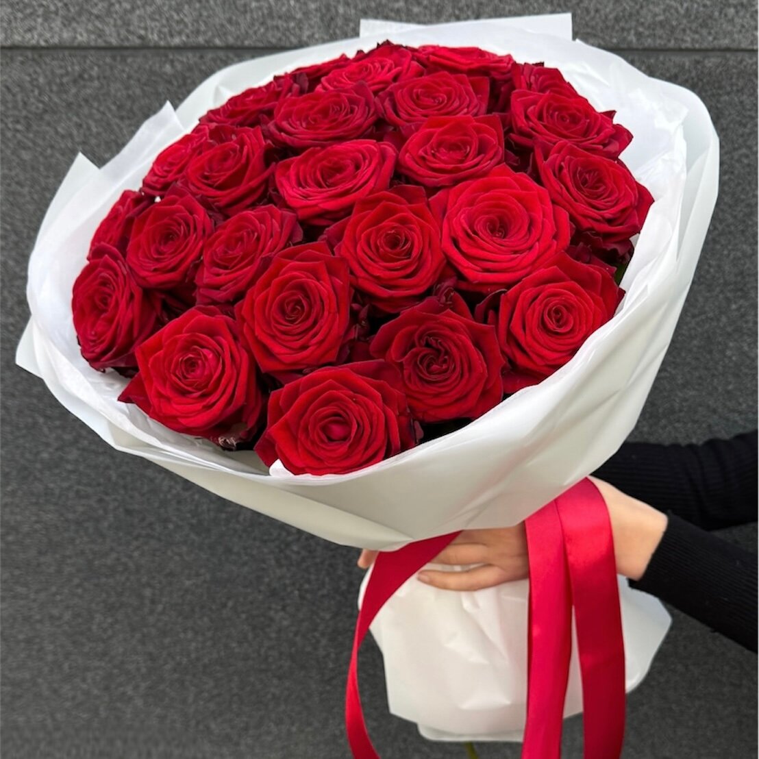 Букет из красных роз 25 шт, красивый букет цветов, шикарный, премиум цветы, премиум букет