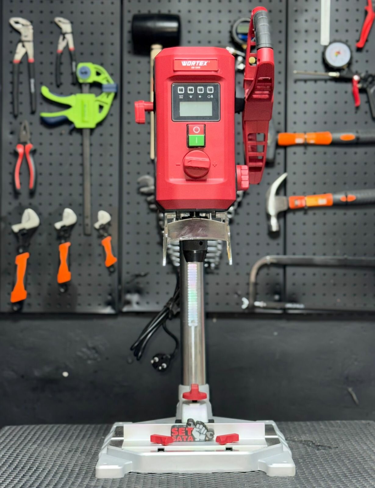 Станок вертикально-сверлильный Wortex DB 1305, 800Вт, 13мм, 30мм