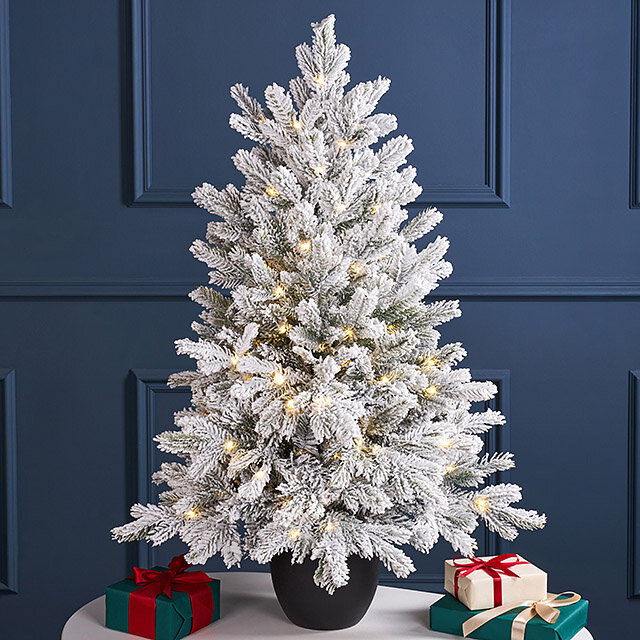 Искусственная елка с лампочками Гранада 90 см заснеженная, 120 теплых белых LED, литая + ПВХ, контроллер, на батарейках, Winter Deco, 4060732-1