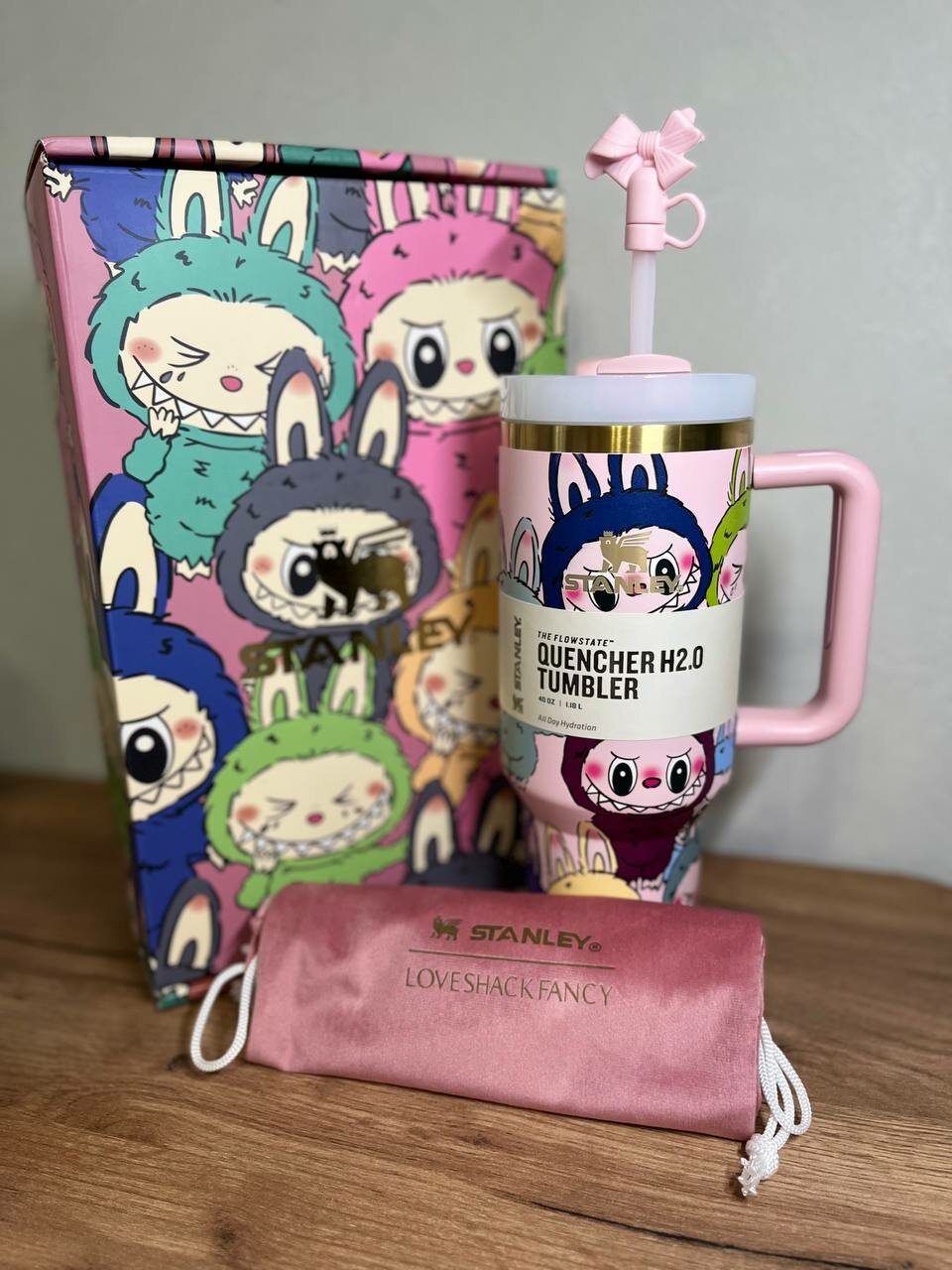 Термокружка Stanley Cup, 1.18 л, нержавеющая сталь, дизайн от Labubu, подарочная упаковка