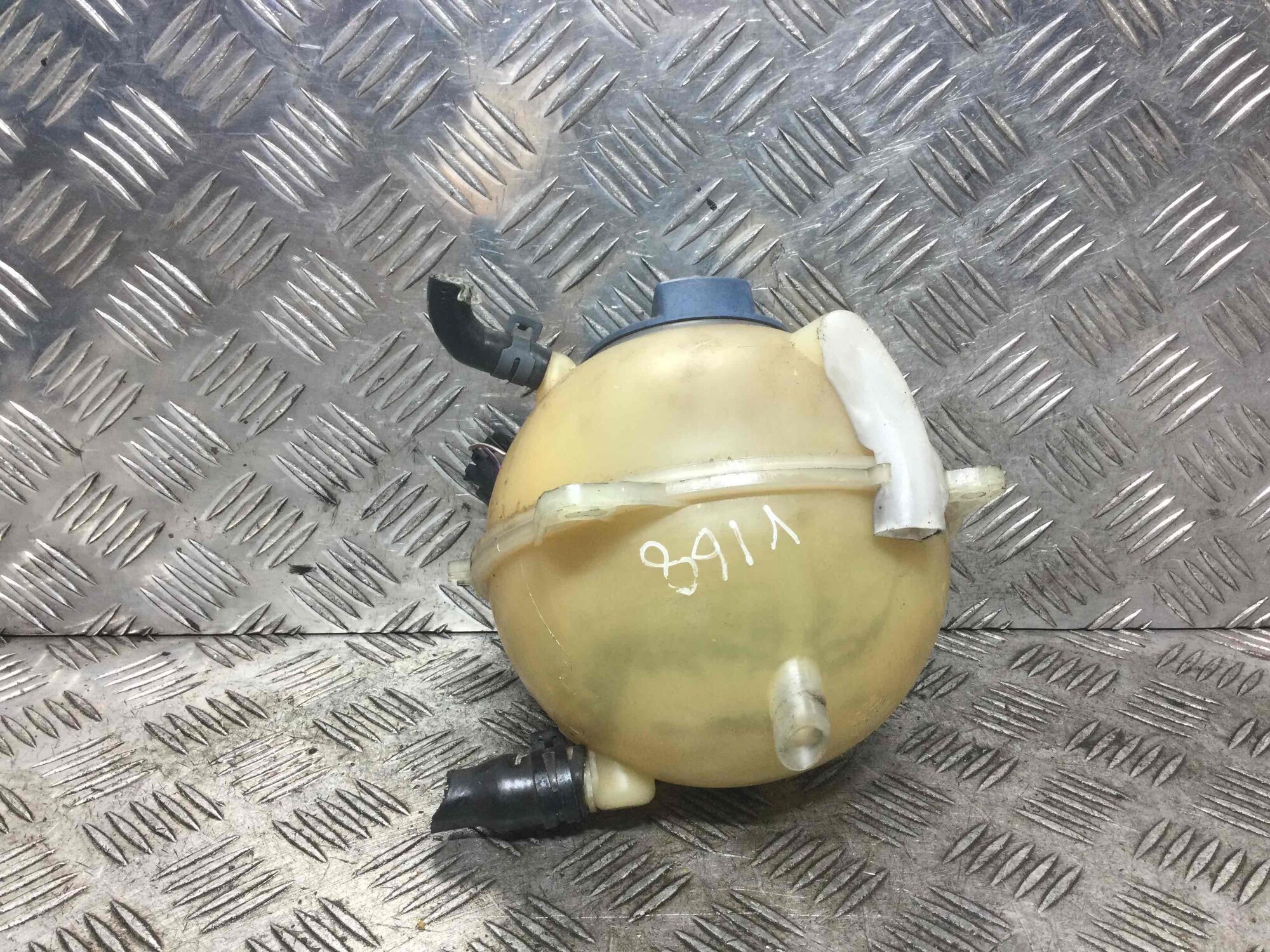 Б/У Бачок расширительный Audi A3 8L (1996-2000) 2000 г.