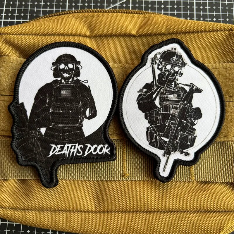 Тактические нашивки "Death's Door" с черепом и солдатом, DZ108109