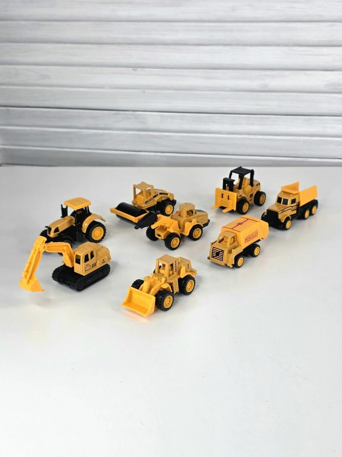 Набор машин Спецтехника 8 штук в коробке