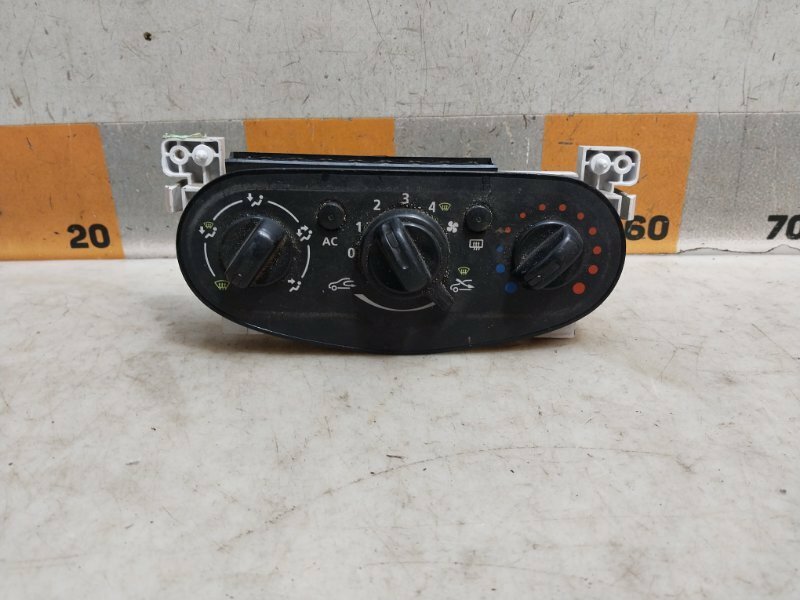 Б/У После 2009 года, с кондиционером Блок управления отопителем Renault Logan 1 481929 RENAULT арт. 275101924R