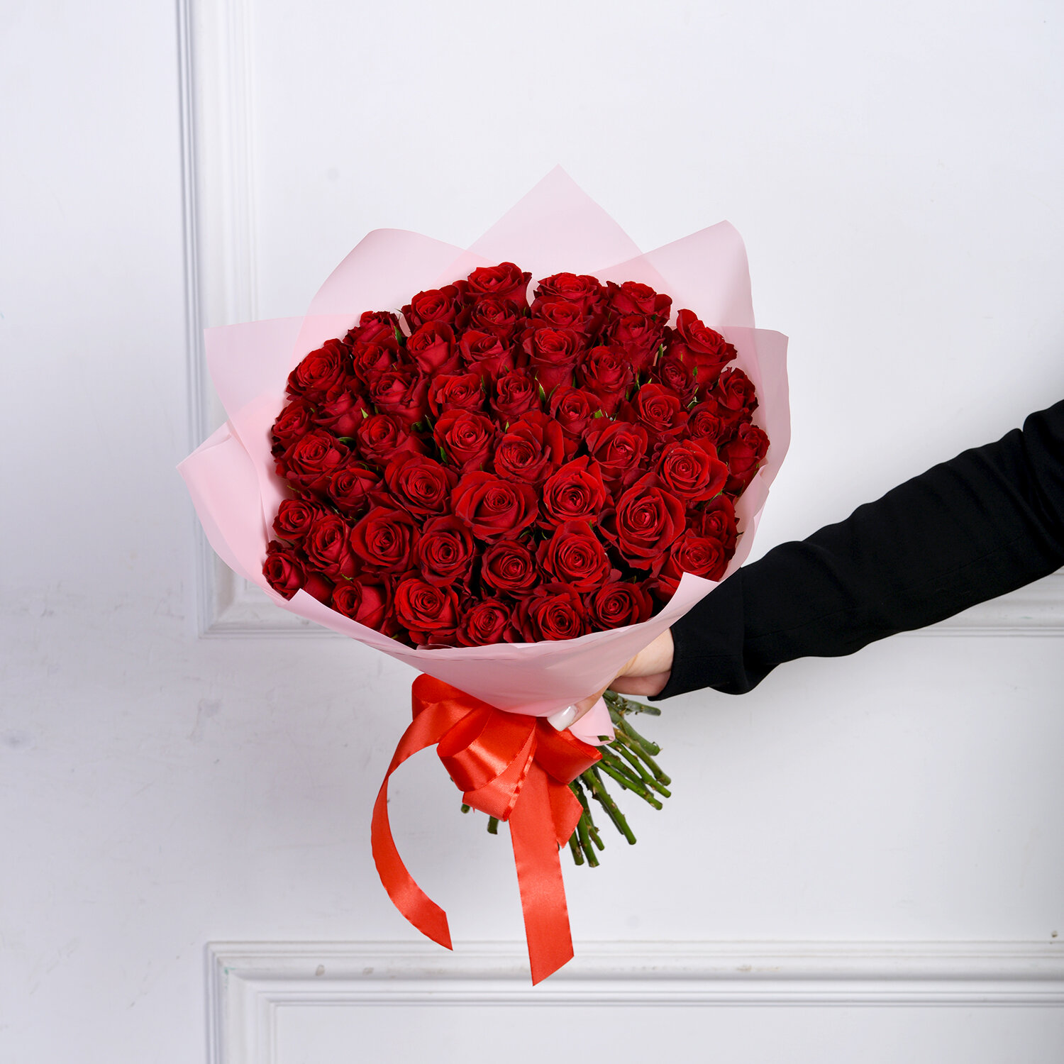 Букет Magic Flower, красная роза, 51 цветок, высота 40 см, в пленке