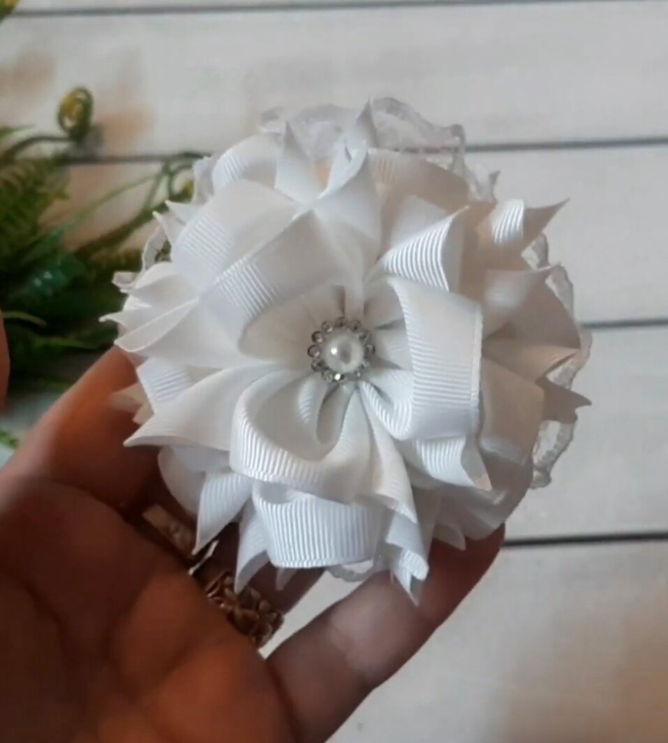 Белые бантики, ручная работа, репсовая лента, на резинке, комплект из двух штук.