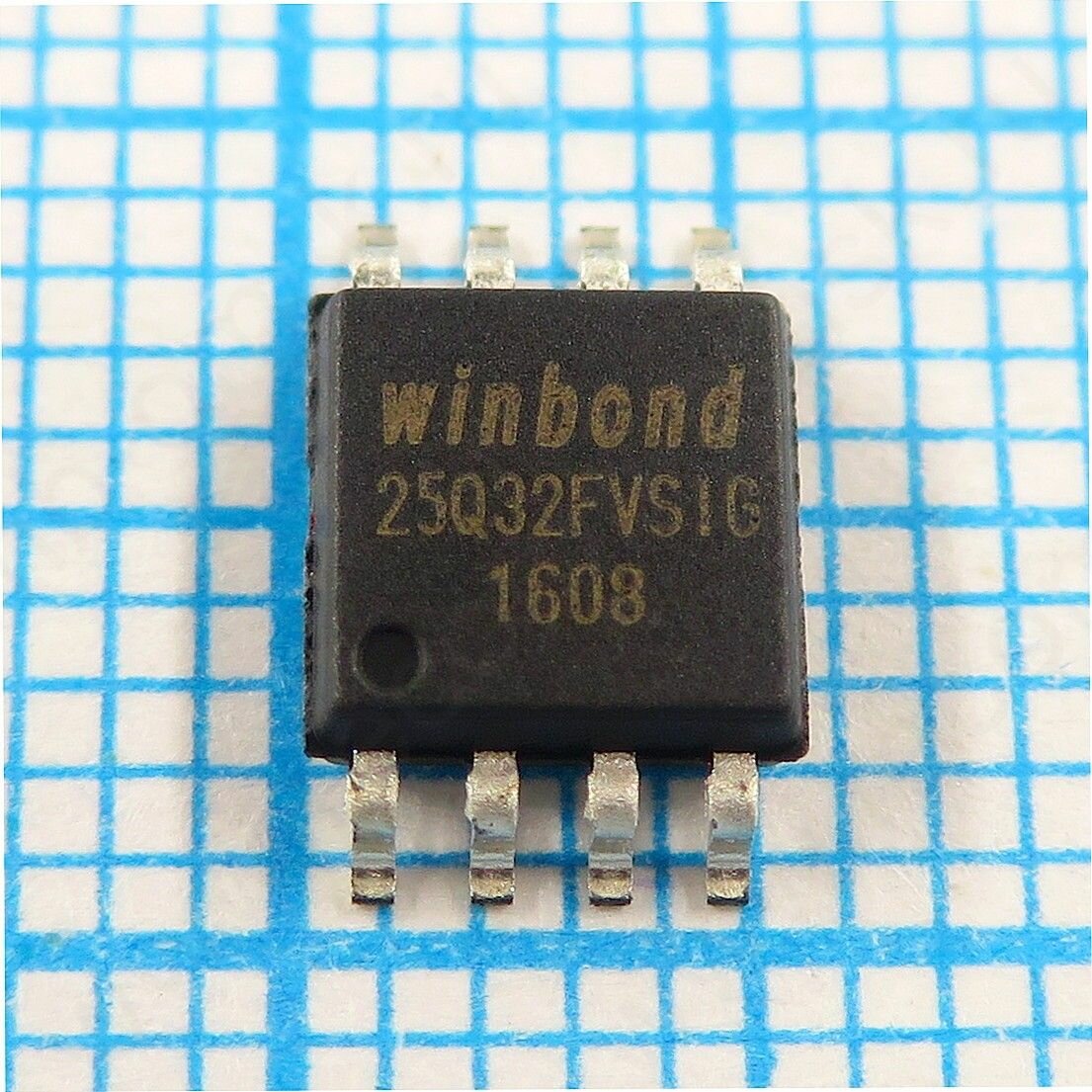 25Q32FVSIG 3V - Flash память с последовательным интерфейсом объемом 32Mbit