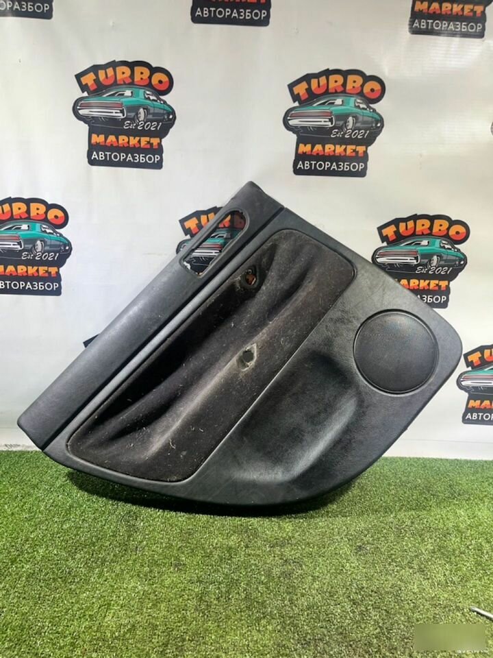 Обшивка двери задняя левая Volkswagen Passat B5