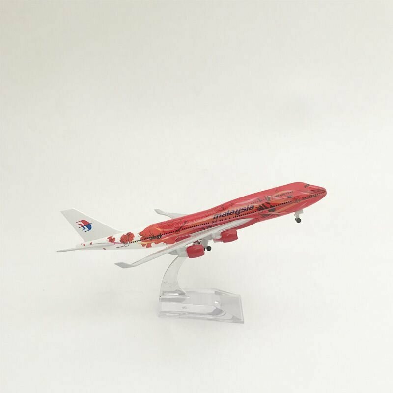 Модель самолета Malaysia Airlines "Boeing 747", металл, 1:400, металлическая, красная