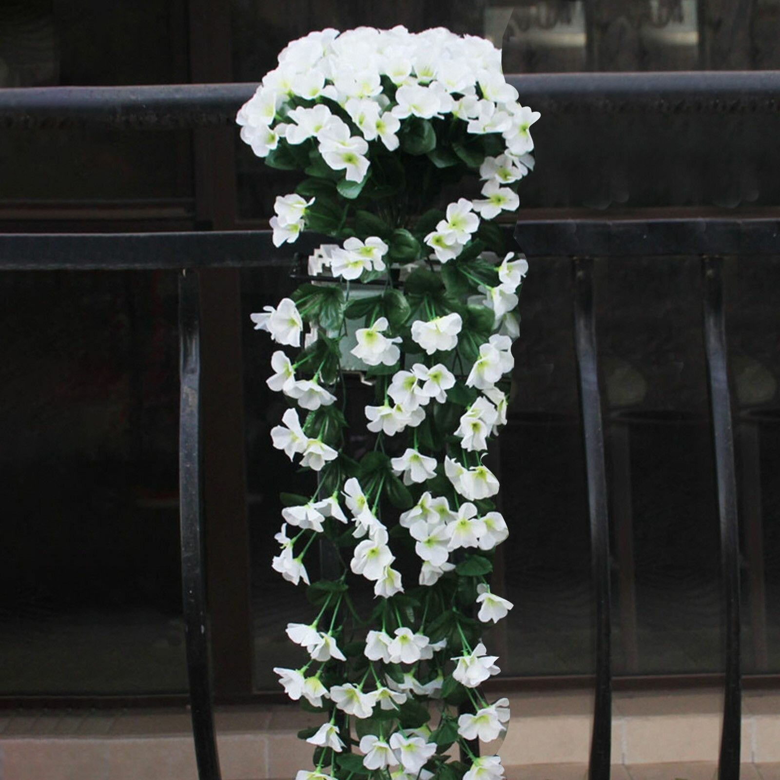 Искусственные фиалки в горшке 60 см ампельные для декора интерьера, балкона и окон, реалистичные свисающие цветы для украшения дома и мероприятий