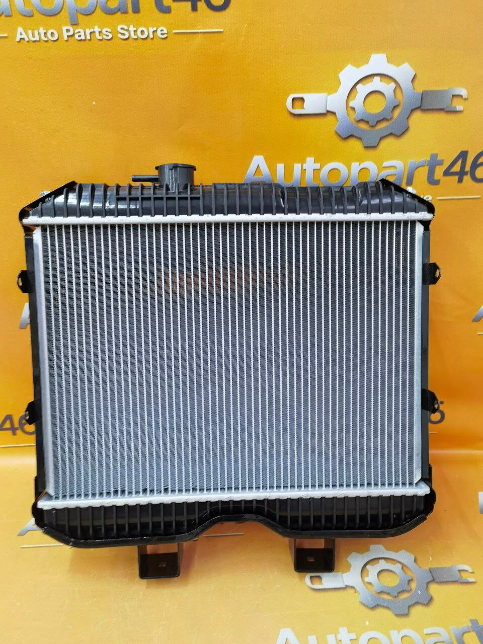 Радиатор охлаждения УАЗ Патриот 3160-3163 с двигателями умз-421, змз-409. (паяный, алюминий)