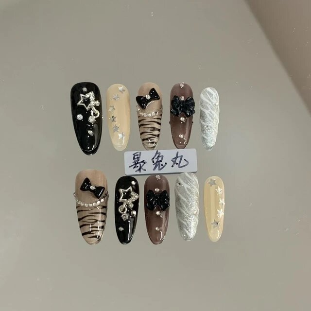 Набор из 10 горячих длинных заостренных ногтей ручной работы в форме гроба, полностью покрывающих ногти, накладные ногти Sanrio KT с металлической цепочкой и сверкающими бриллиантами в виде цветка, Размер: L-17-13-14-13-11