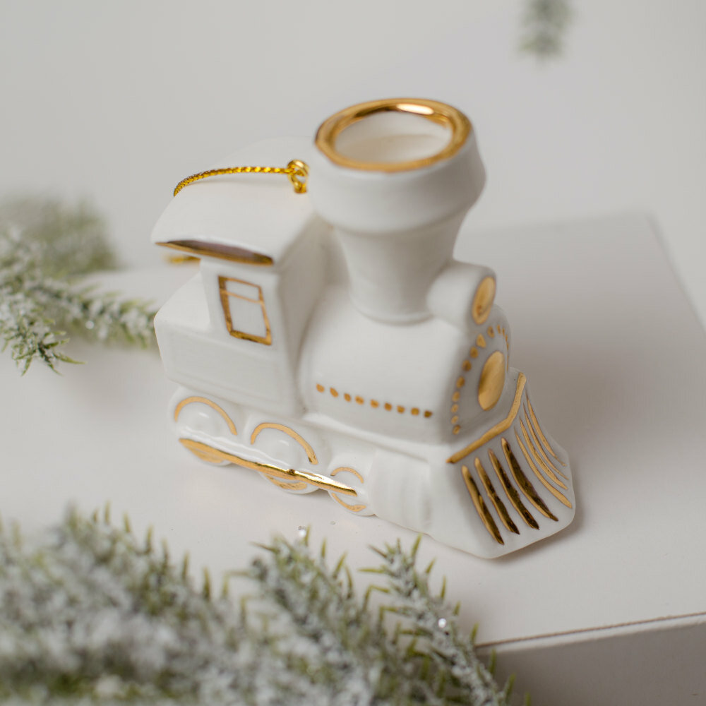 Новогодняя игрушка Ярославская керамическая мануфактура "Паровозик", фарфор, ручная роспись, 2,2см