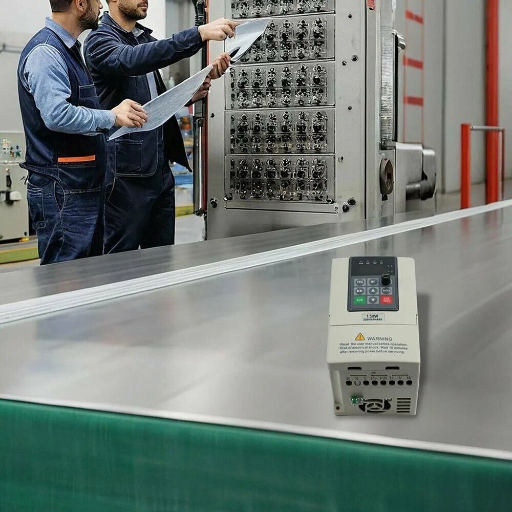 Частотно-регулируемый привод 1фазный 220В Вход 3фазный 380В Выход 1,5 кВт Преобразователь переменного тока