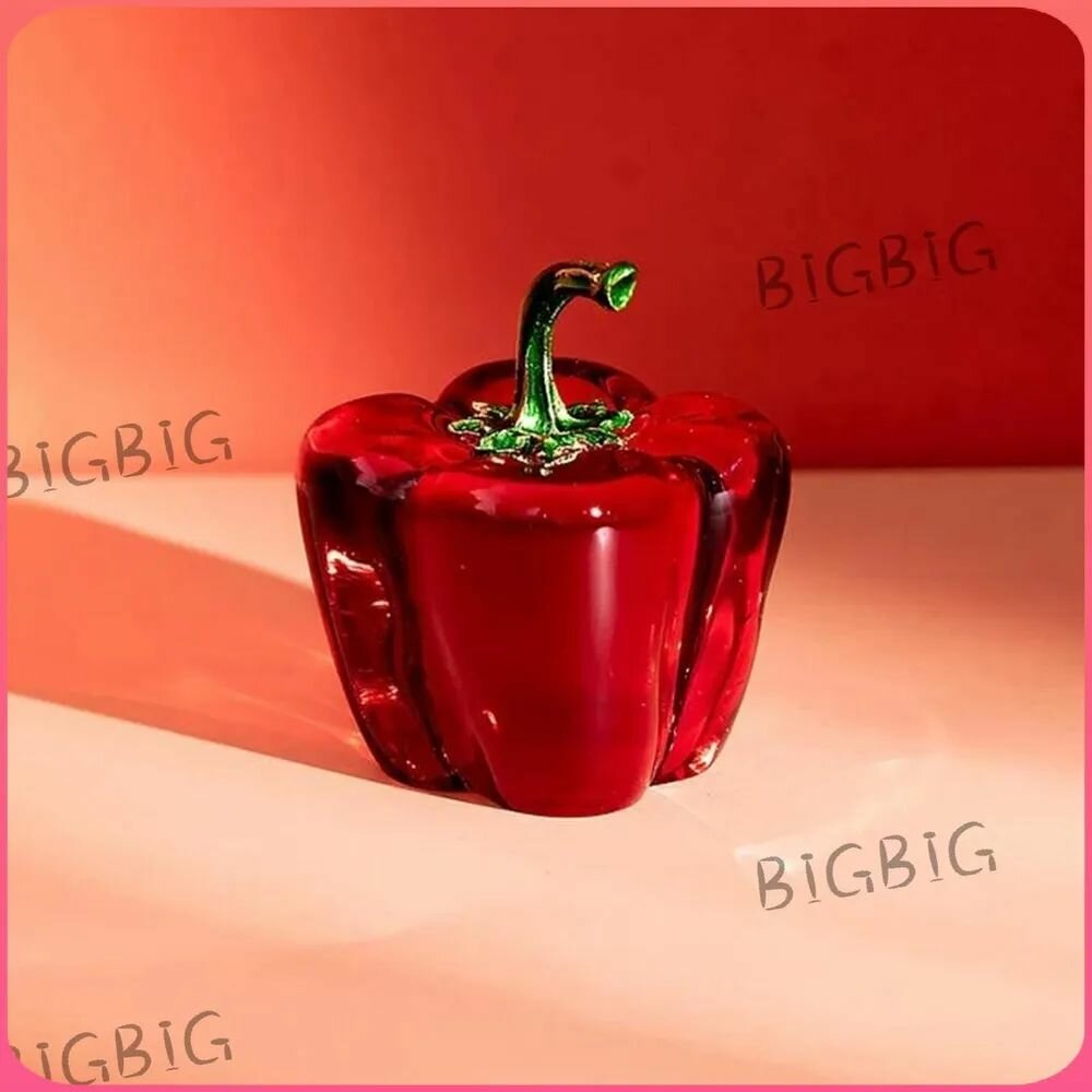 Хрустальные фрукты украшают хрустальные статуи