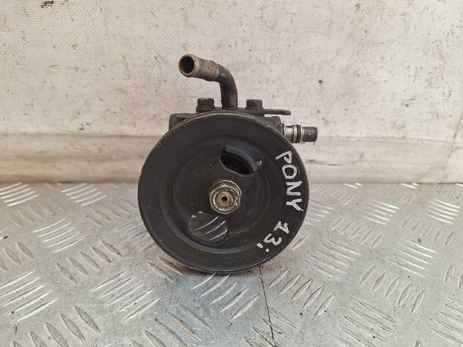 Насос гидроусилителя руля Hyundai Pony 2 (1982 - 1990) 5711024100