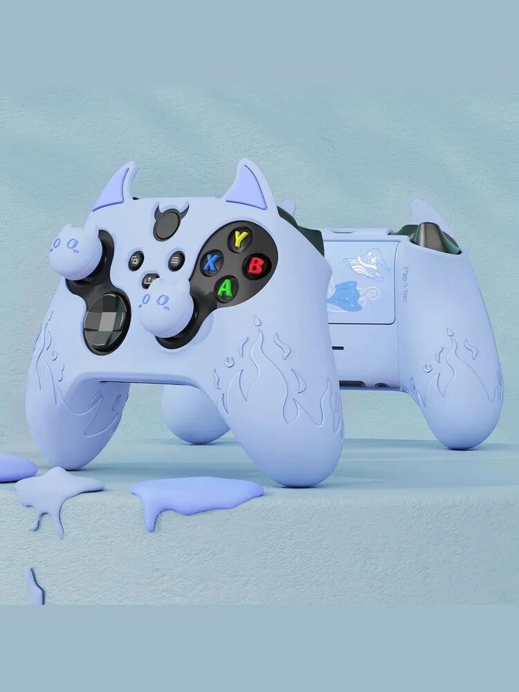 Силиконовый чехол для контроллера Xbox Series X/S и защитная пленка для экрана синие.