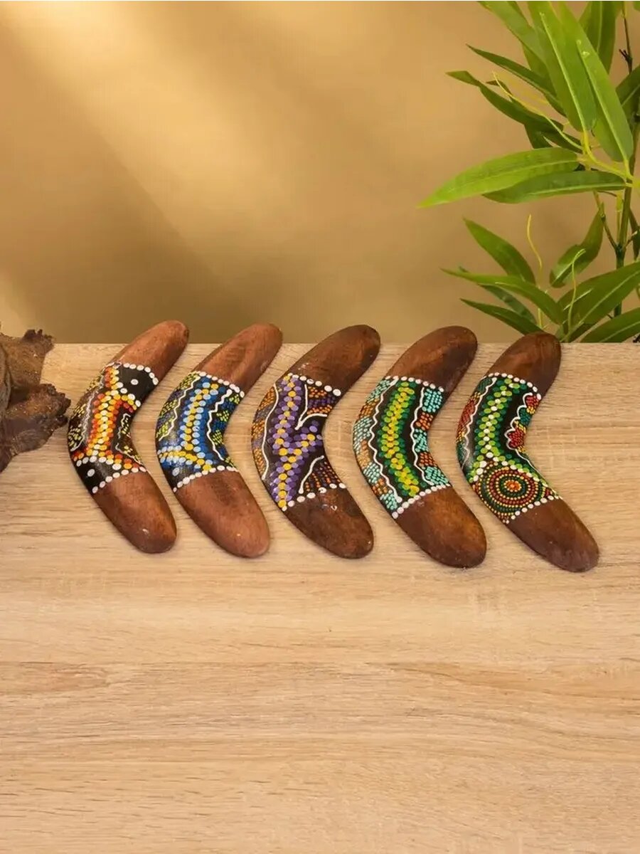 Оригинальный сувенир бумеранг из албезии